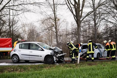 B45-Vollsperrung nach Unfall bei Höchst im Odenwald